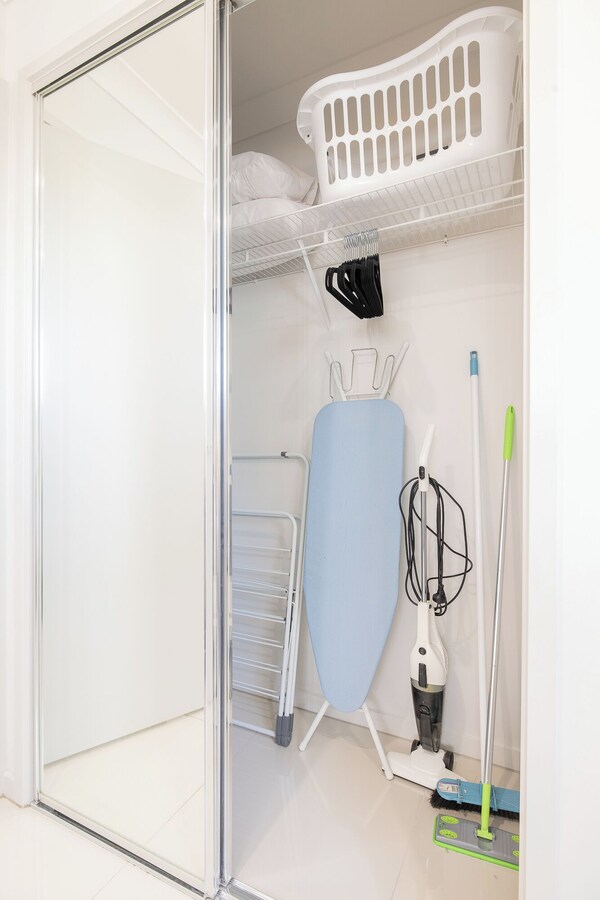 Smart Suites Self Check-in Apartments - 35a Freney - Brisbane