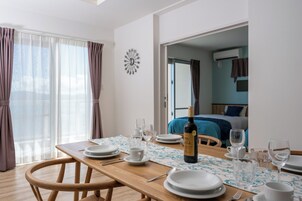 Vila, para não fumantes, vista para o oceano | Área de estar | TV de tela plana 50 polegadas com canais digitais