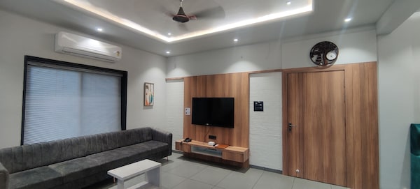 Hotel Mountain View - Nashik