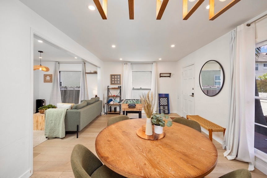 Charming 2-br Home 3-minute To Belmont Short - Free Parking/wifi/pet Friendly - Long Beach, CA