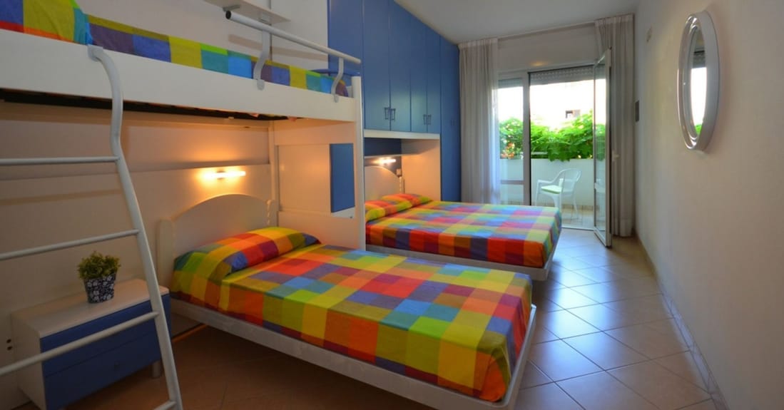 Charming Two Level Vacation Home With Solarium - Bibione Pineda