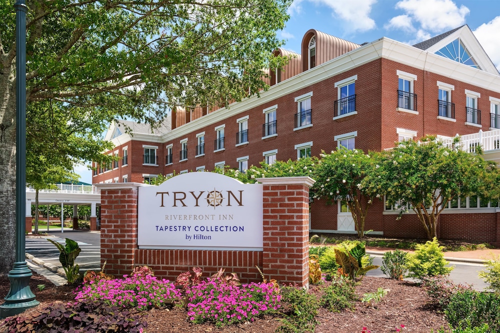 Tryon Riverfront Inn New Bern, Tapestry - New Bern, NC