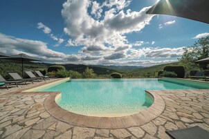 Piscina exterior sazonal 