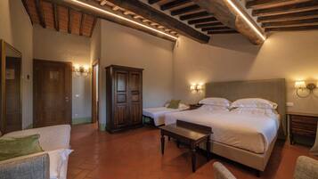 Quarto Duplo ou Twin Deluxe | Minibar, cofre no quarto, secretária, berços/camas para crianças grátis