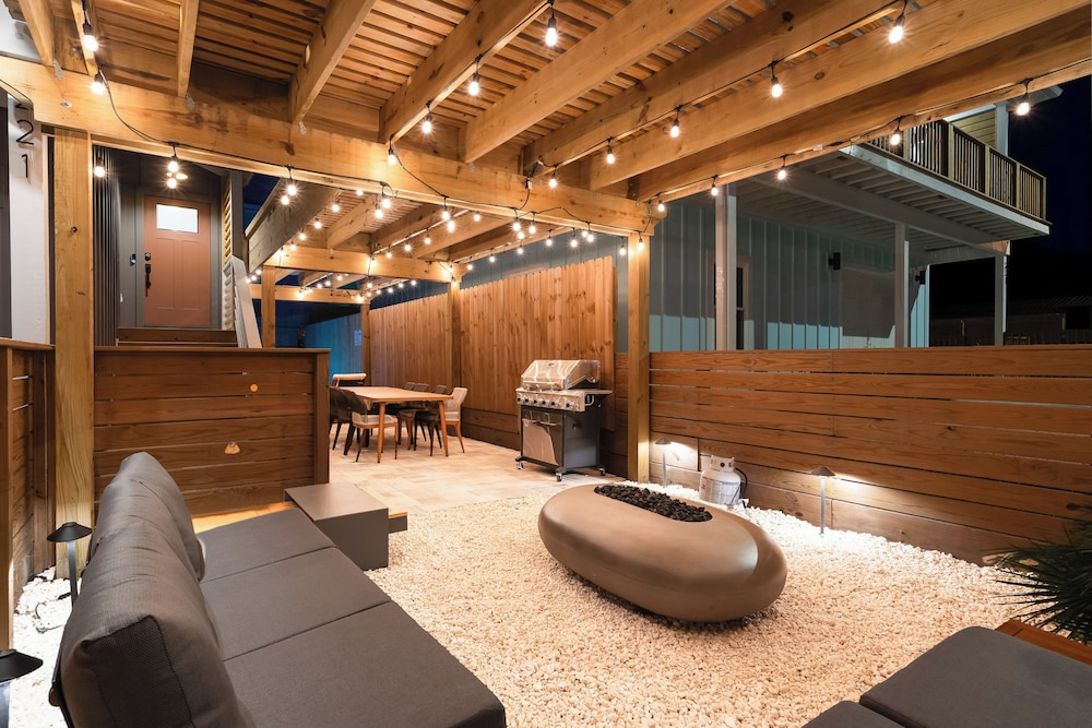 Walk To Beach: Pcb Retreat W/ Heated Pool! - Panama City Beach, FL