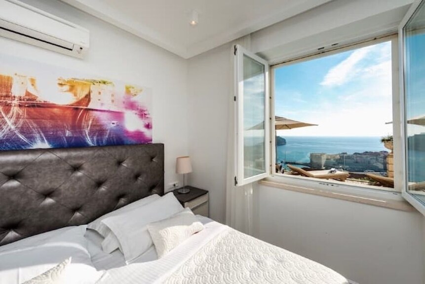 Villa Vega - Three Bedroom Villa With Terrace, Swimming Pool, City And Sea View - 두브로브니크