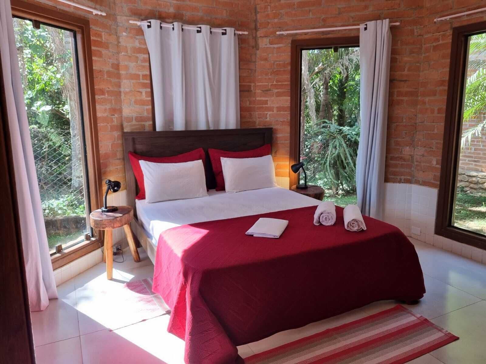 Quarto Design | Minibar, Wi-fi grátis, roupa de cama fornecida 