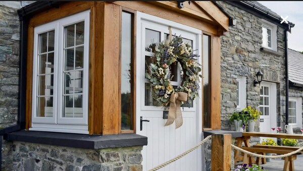 Serene Golygfar Cottage Retreat In Ystrad Meurig - Ceredigion