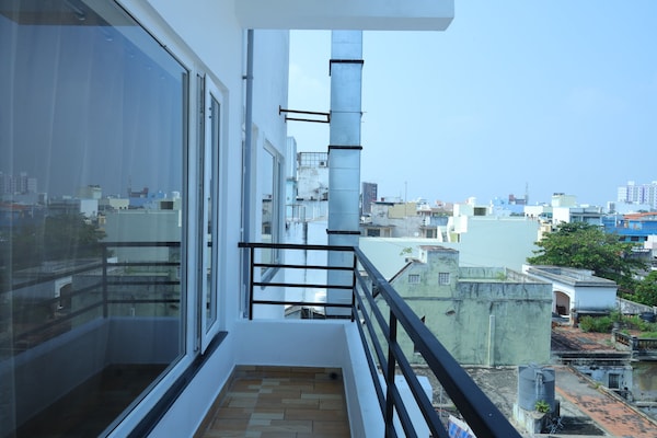 Jerrychateau - Puducherry