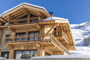 Wifi, 50m from ski lifts, 2nd floor, sauna, terrace, balcony, fireplace ...