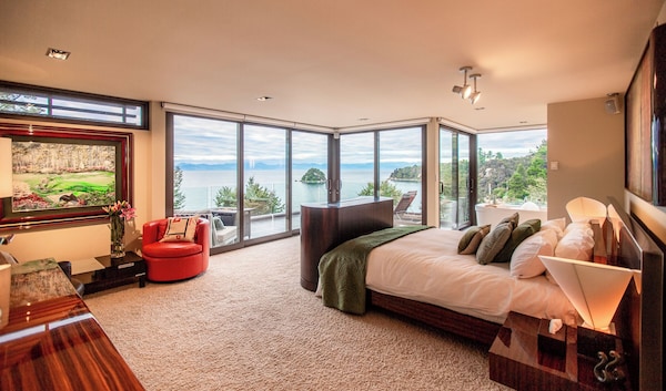 Oceanview Penthouse Suite & Beach Access - Riwaka