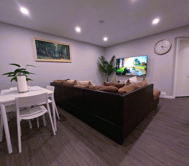 Prairie Luxury 2 Bedrooms Home - Manitoba