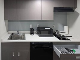 Suíte, 1 cama King, para não fumantes, sacada | Wi-Fi de cortesia