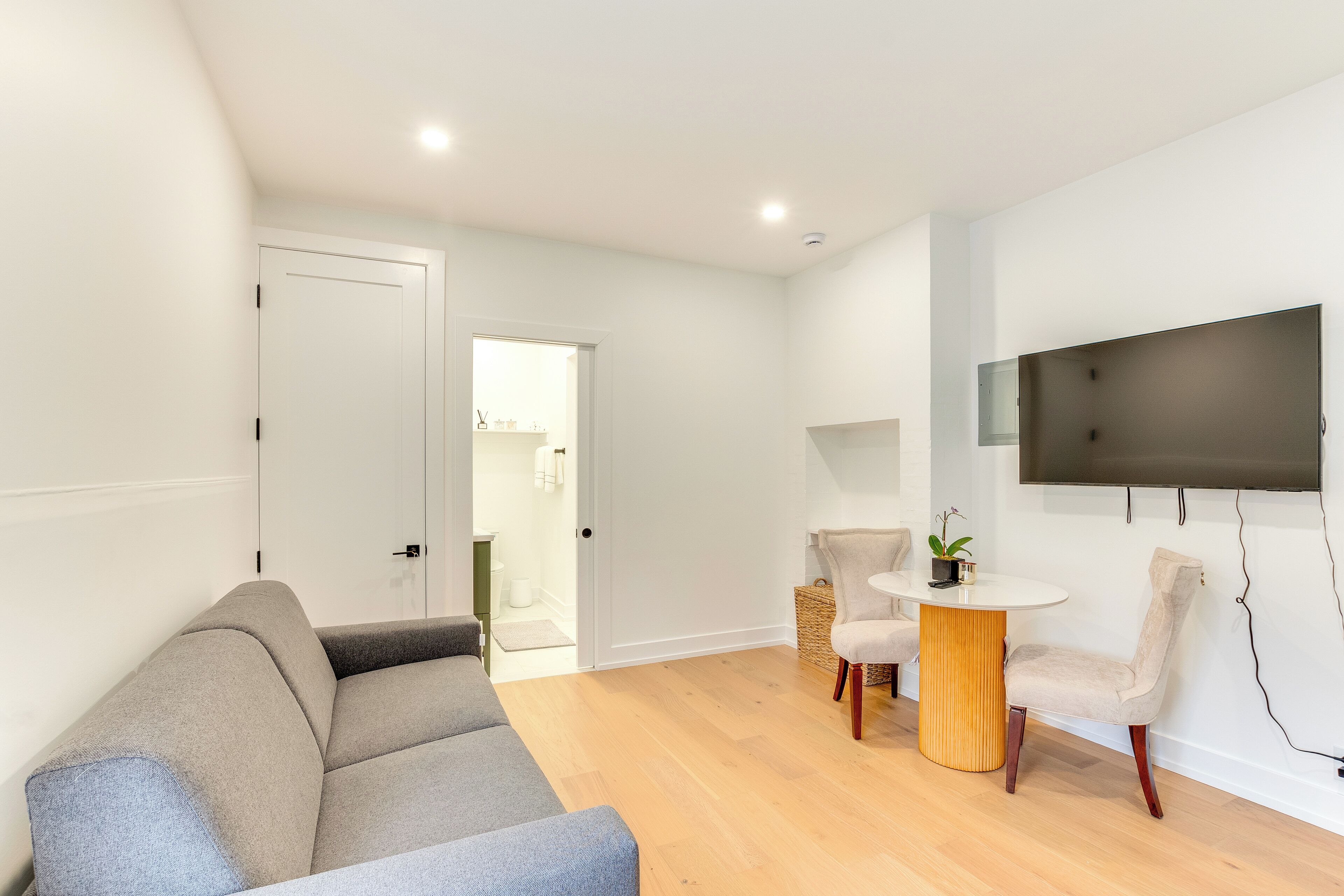 Centrally Located & Pet Friendly: Yonkers Studio! - Nouvelle-Rochelle, NY