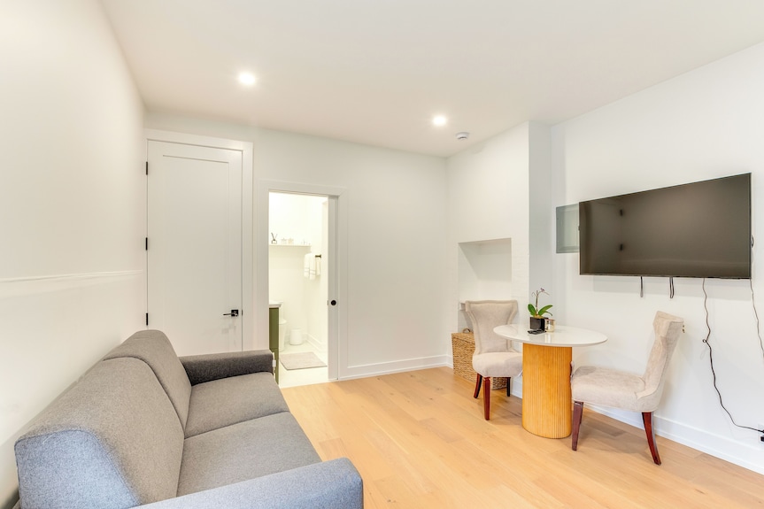 Centrally Located & Pet Friendly: Yonkers Studio! - Yonkers, NY