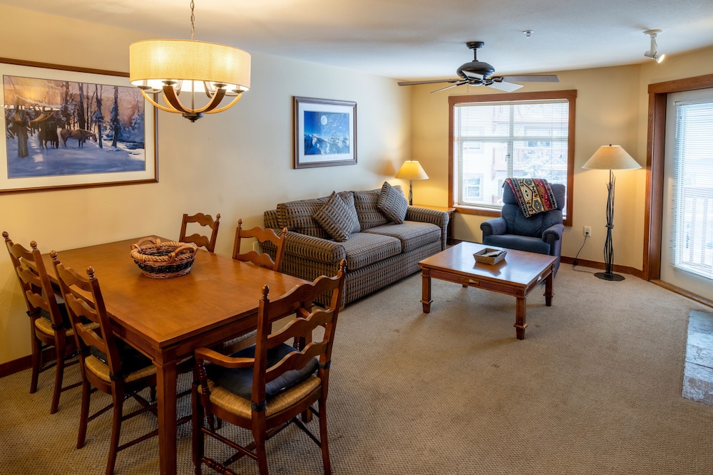 NEW! 3413 - One Bedroom + Den Standard Powderhorn Lodge - Solitude | Vrbo