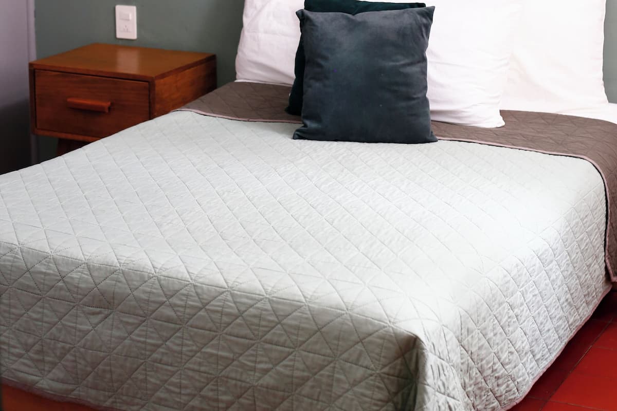 Quarto | Individualmente decorados, ferros/tábuas de passar roupa