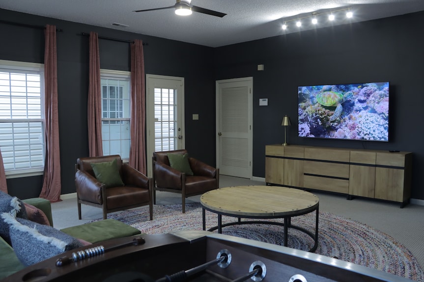 Madison Poolside Parlour - Huntsville, AL