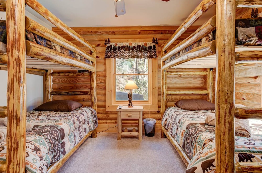 Creekside Lodge - 3BR, 2.5BA, log home, hot tub, fire pit, bold creek in Rumbling Bald Resort ...