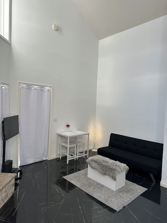 Charming 1-bedroom In-law With Spaciousbackyard ~ Pet Friendly - Tigard, OR