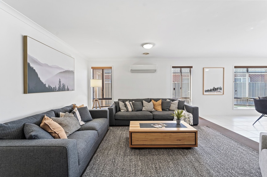 Large Stylish Home In Bendigo, Perfect For Families, Close To Sporting Precinct - Bendigo