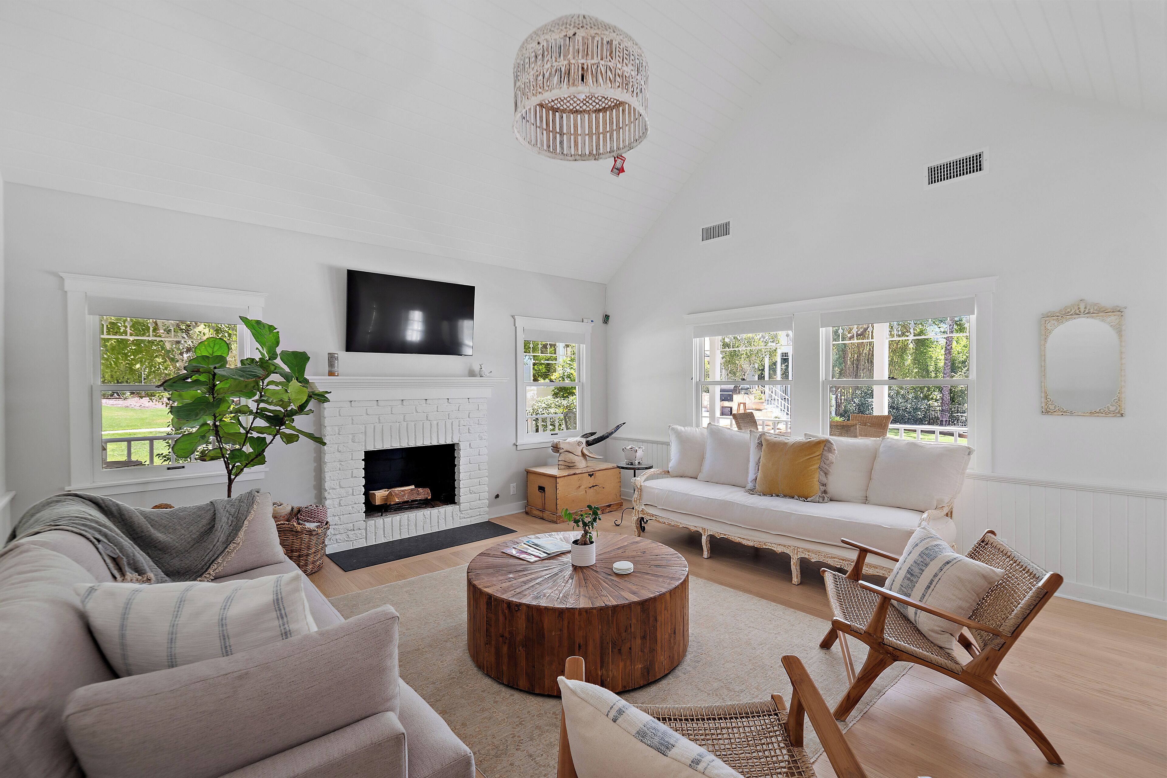 Spacious 6-bedroom Country House With Pool In Tranquil Ojai - Ojai, CA