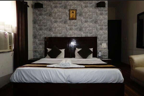 Hotel Ashi - Satna