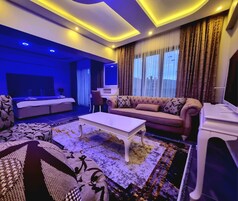 Suite, varanda, vista para o mar | Cofre no quarto, secretária, quartos insonorizados, Wi-fi grátis 