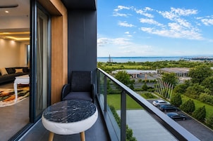 Quarto Quádruplo Familiar, varanda, vista para o mar | Camas de colchão viscoelástico, cofre no quarto, secretária 
