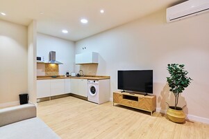 Estúdio superior | Cozinha privada | Frigobar, micro-ondas, fogão, cooktop