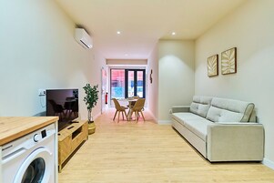 Estúdio superior | Área de estar | TV 32 polegadas com canais digitais