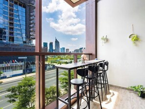 Apartamento superluxo, vista para a cidade | Vista do quarto