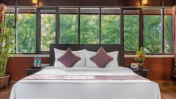 Estúdio família, vista para o vale | Cortinas blackout, roupa de cama