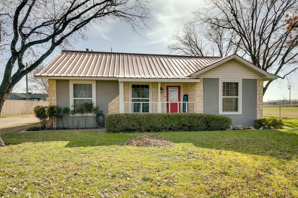 9 Mi To Downtown: Lubbock Home W/ Yard - 