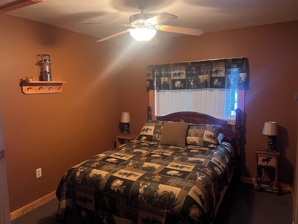 Lovely 3 bedroom cabin on High banks Lake in Eckerman Mi - Eckerman | Vrbo