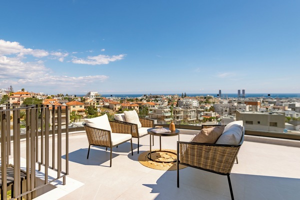 Apartamento, 3 quartos, varanda, Vista para a cidade | Terraço/pátio interior