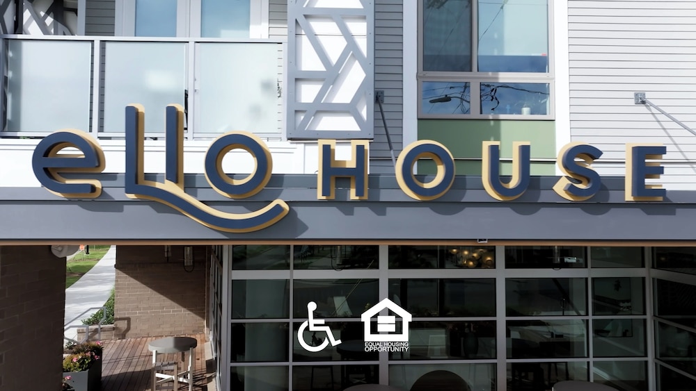 Ello House - Charlotte Douglas Airport (CLT)