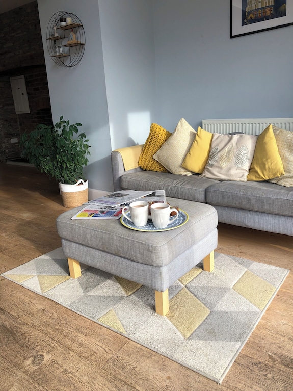 Renovated Farmhouse, 5 Mins From The Sea - Cardigan