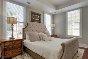 Casa | Ferros/tábuas de passar roupa, Wi-Fi de cortesia, roupa de cama