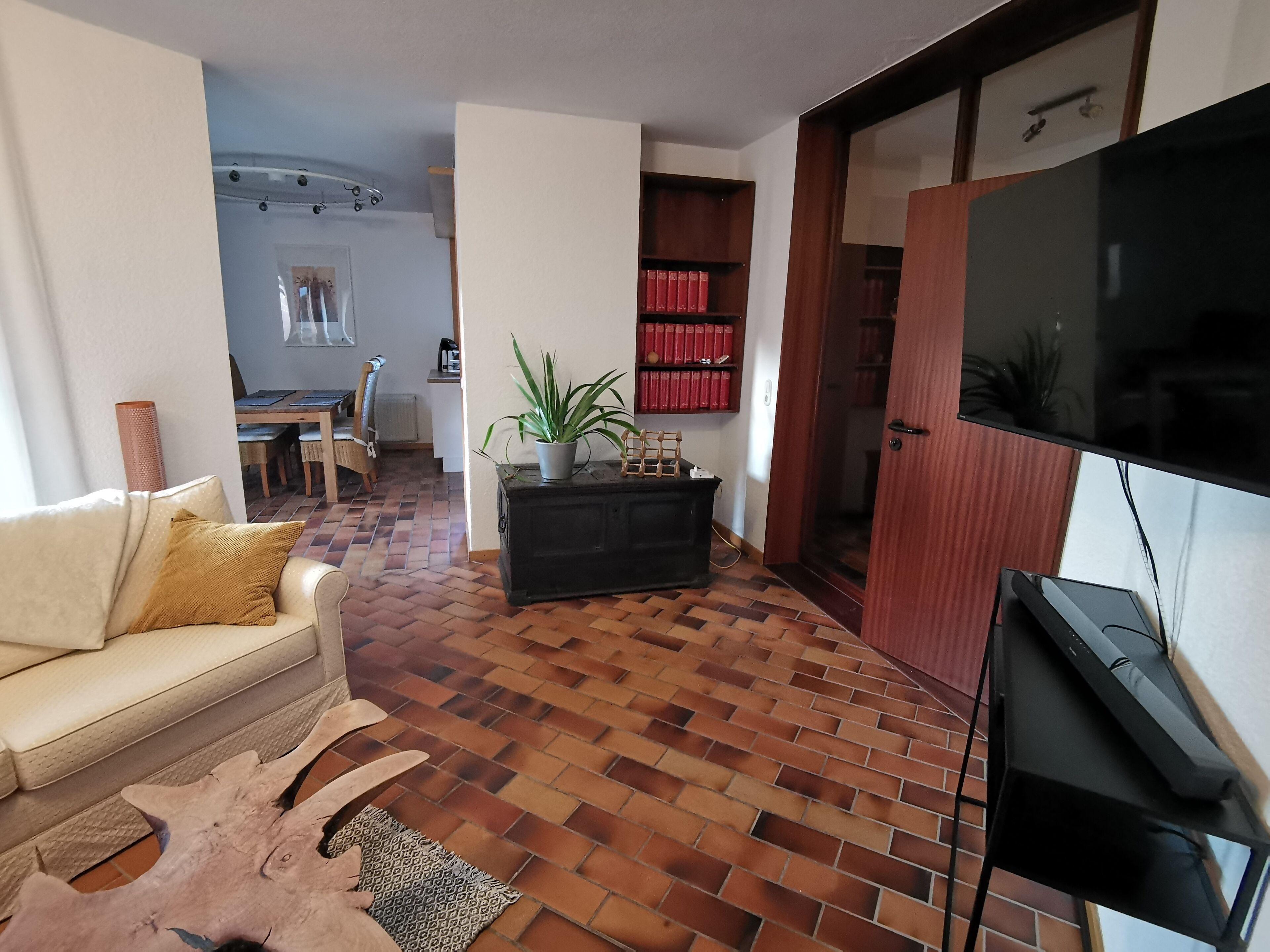 Geräumige, Familienfreundliche Ferienwohnung Im Architektenhaus Mit Garten - Seebach