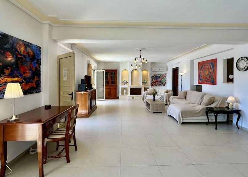 A Charming 3 Bedroom Villa, 4 Bathrooms, Private Pool, Sea Views, Short Drive To The Beach, Local Ta - Fiskardo