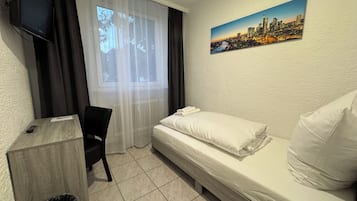 Quarto solteiro standard | Escrivaninha, Wi-Fi de cortesia