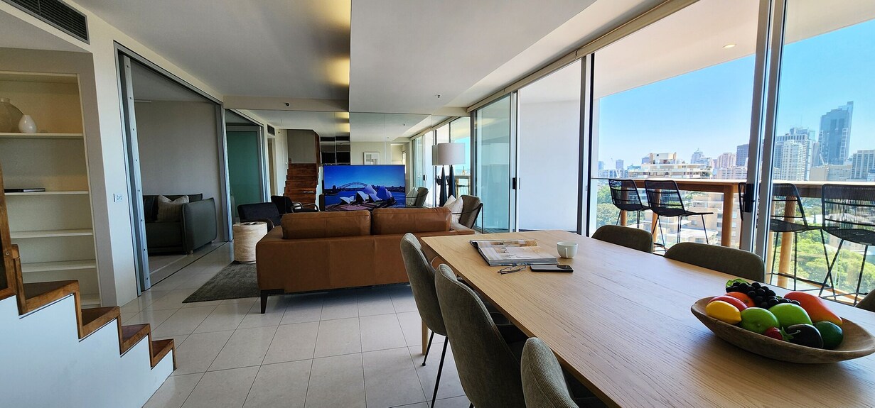 Spectacular City Living In Iconic Top Of The Town - Surry Hills