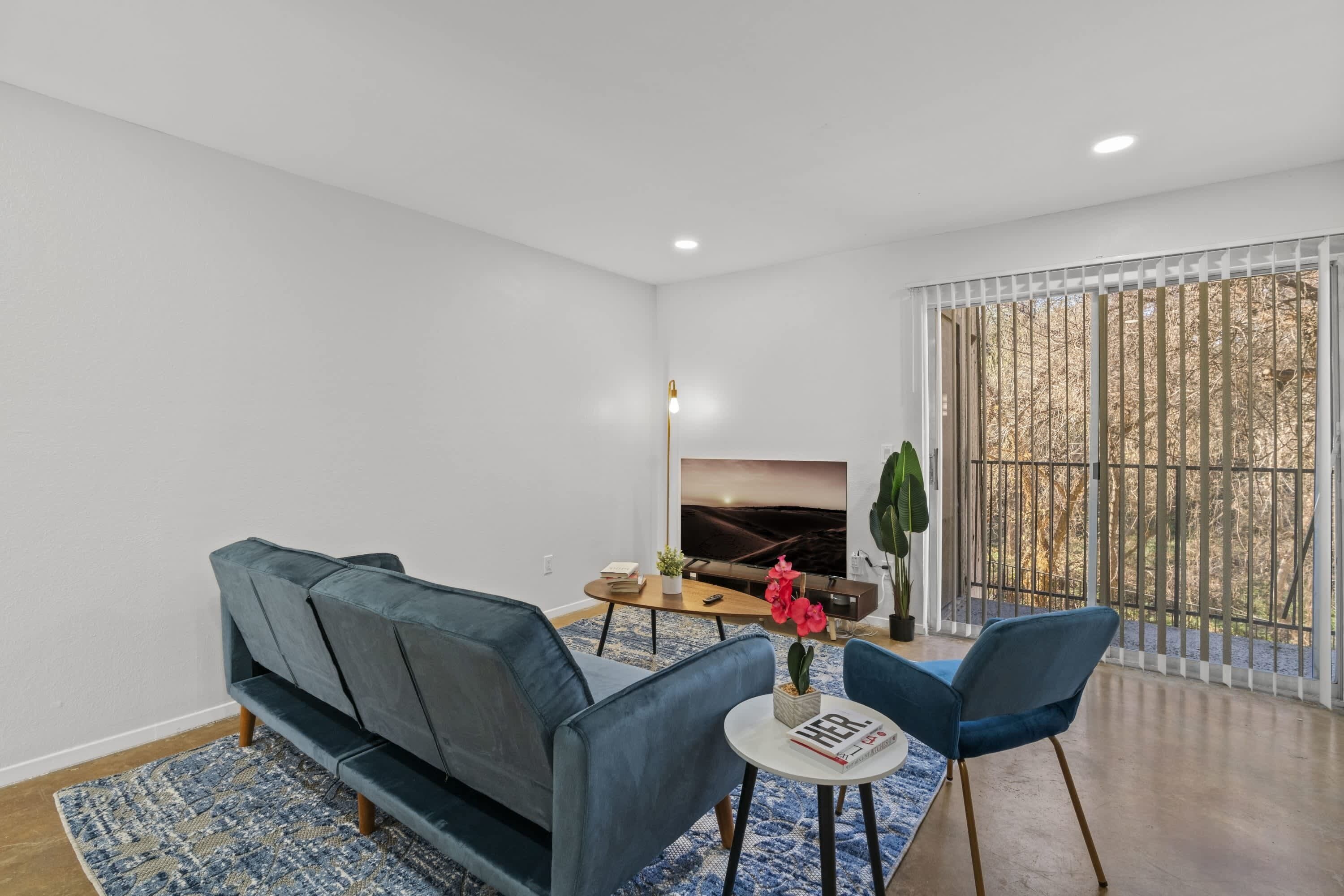 Soco Oasis | The Perfect Location | Free Pkg - Austin