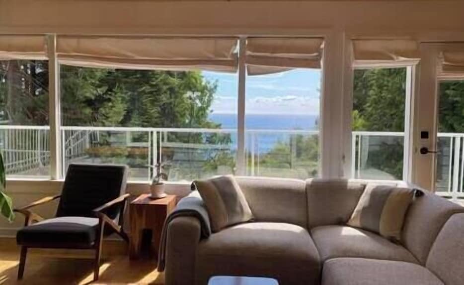 The Surf Chalet, Ocean Front Close To The Surf - Vancouver Island