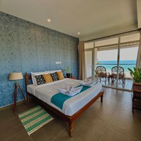 Quarto casal superluxo, 1 cama Queen, vista para o mar | Escrivaninha, espaço de trabalho para notebook, quartos à prova de som