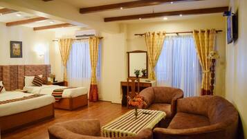 Suíte júnior, sacada, vista para o jardim | Wi-Fi de cortesia