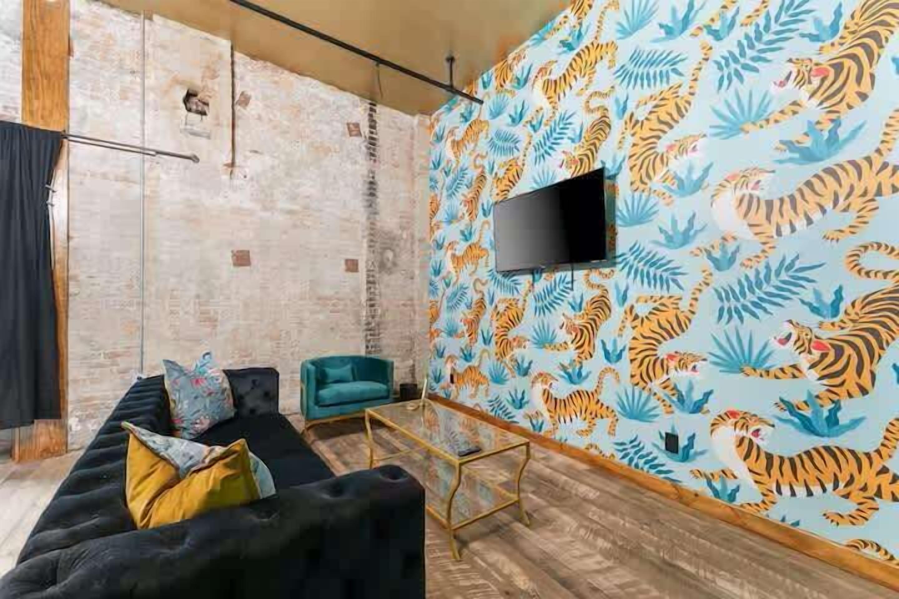 Welcome To Black Palace-d! A Beautiful Downtown Loft With Easy Access To Everyth - Springfield, MO