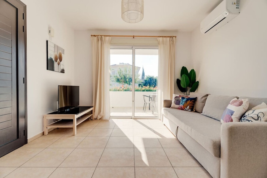 Cozy 2 Bedroom Family Apartment W/ Pool - Nissi Beach