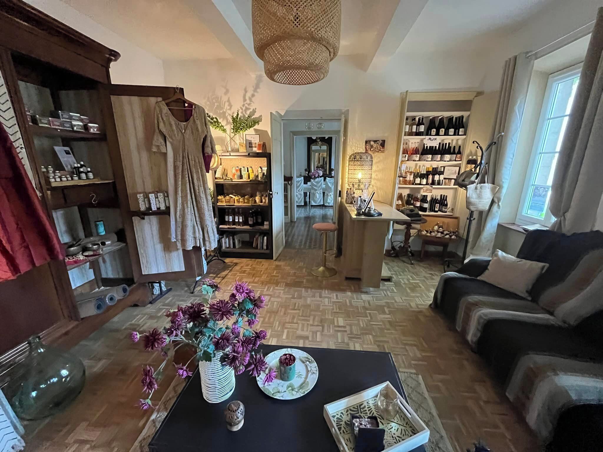 Idéal Pour Amis: "La Belle Dame Sans Regrets" \Navec Piscine, Jardin & Atelier - Lagrasse